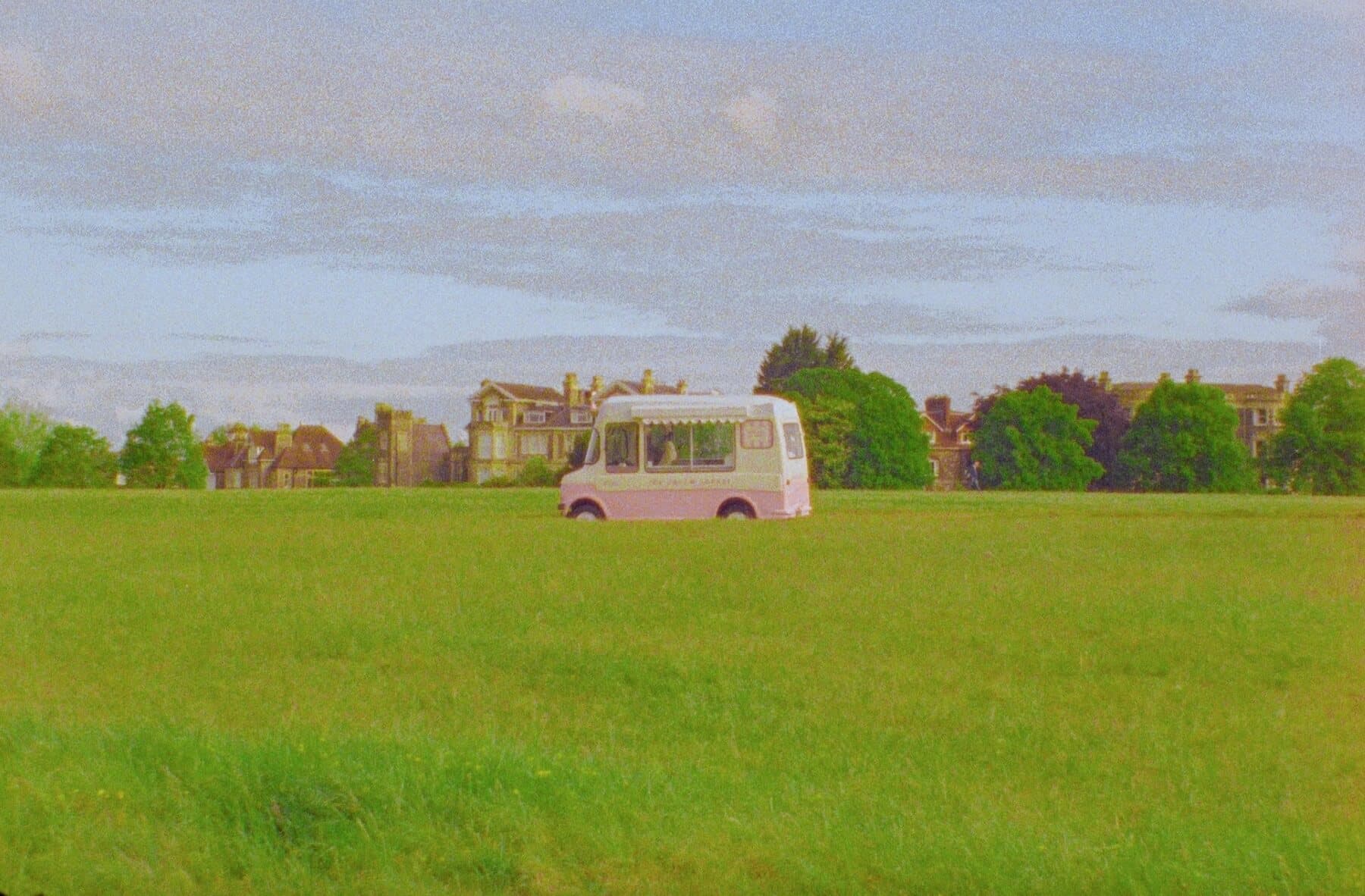 Ffern | Summer 25: Lola on tour | Ffern